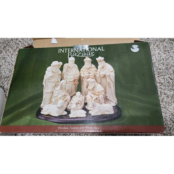 26 International | Holiday | International Bazaar Porcelain Ivory Gold ...